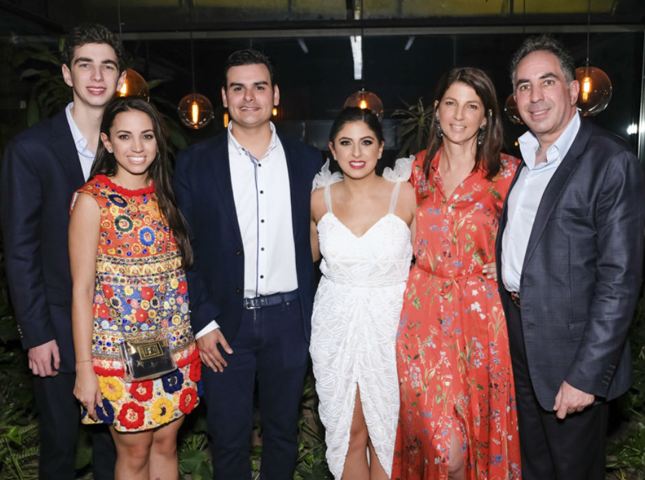 Los novios Nicole Kafati y Giancarlo Delon, anfitriones de lujo previo ...