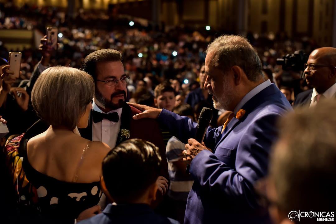 El Apóstol Germán Ponce y Ninoska de Ponce, renuevan votos nupciales