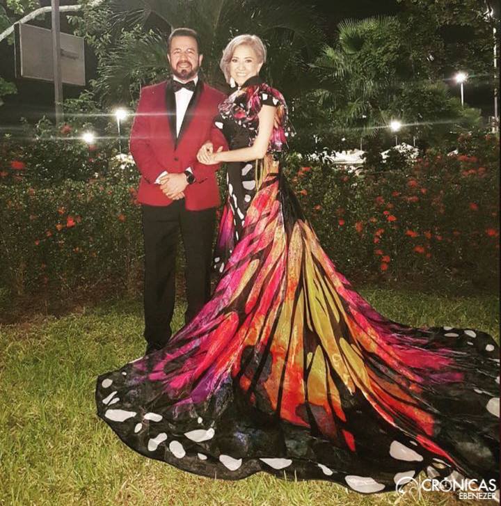 El Apóstol Germán Ponce y Ninoska de Ponce, renuevan votos nupciales