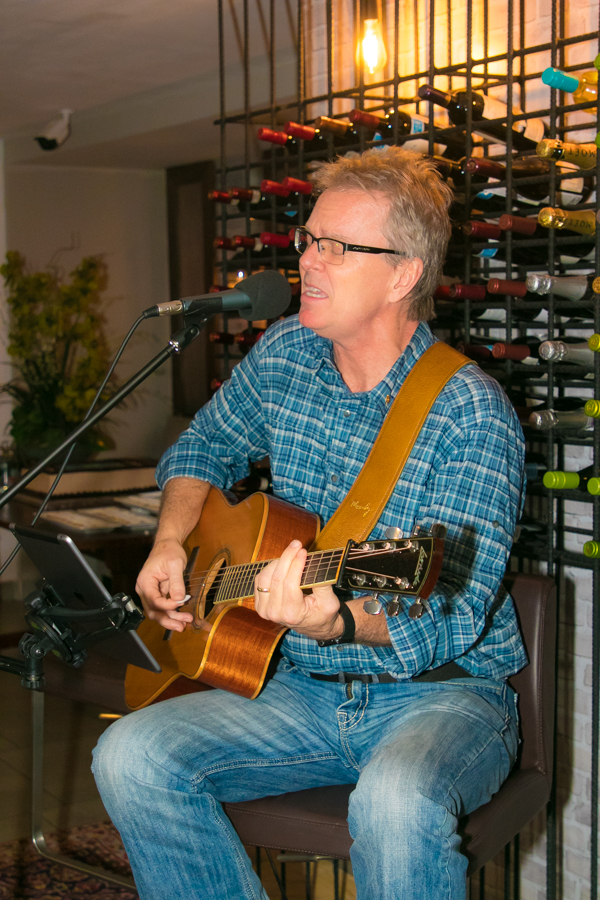Scott Raines y su concierto acústico en San Pedro Sula, Honduras