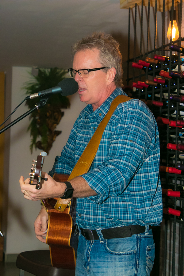 Scott Raines y su concierto acústico en San Pedro Sula, Honduras