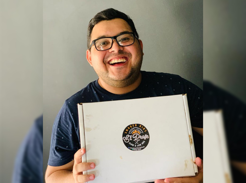 Buscando Sazón en Smoked Ribs El Profe, feat. José Miguel Portillo