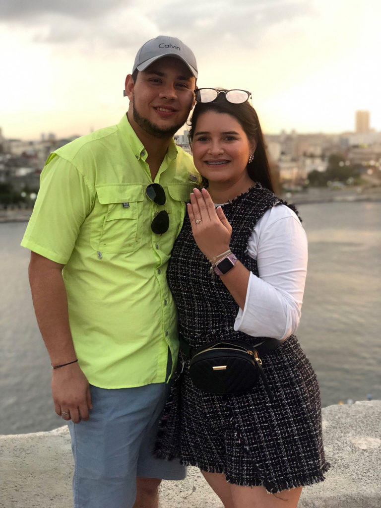 Arlene Cruz y Manuel Castellanos se comprometen en La Habana, Cuba