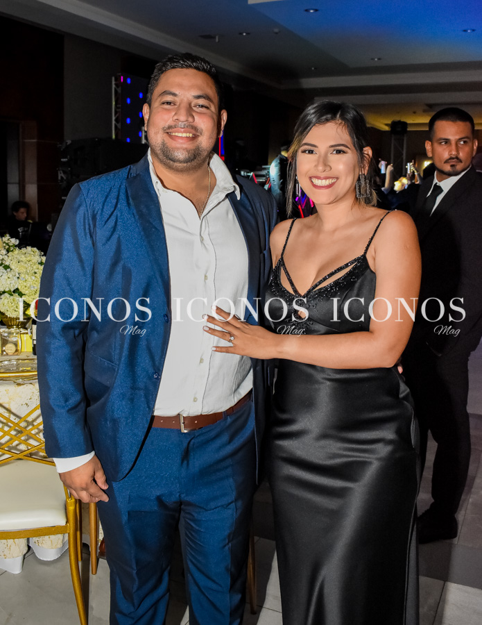 Génesis López y Leonel Escobar se casan tras nueve años de relación