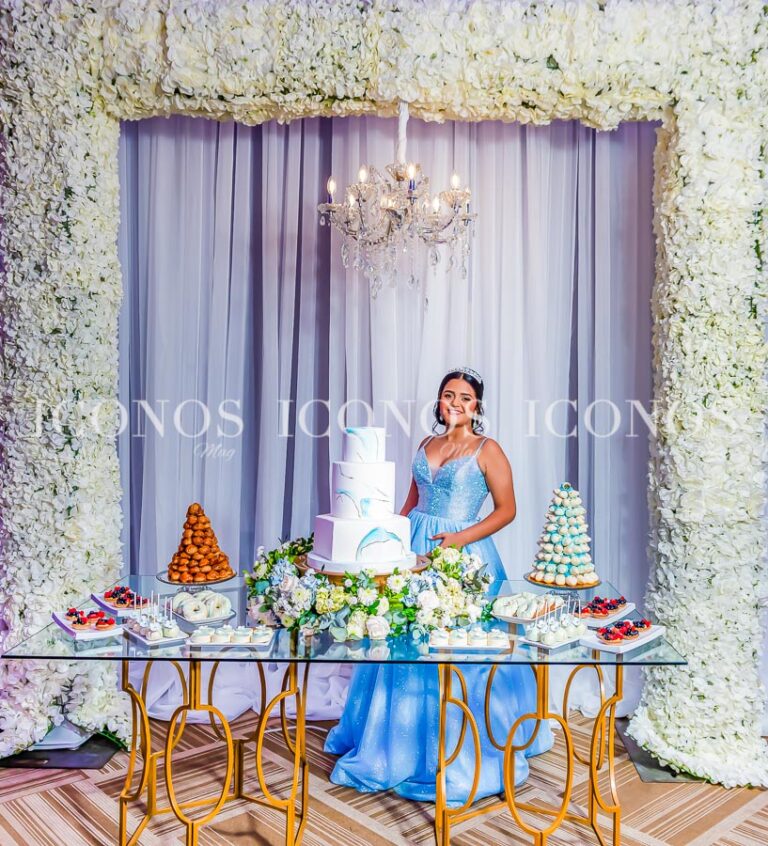 Alejandra Sofía Miranda Ramírez cumple quince años en Honduras