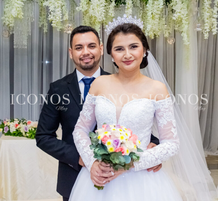 Katherin García y Erick Erazmo Vallejo festejan su boda civil, Honduras