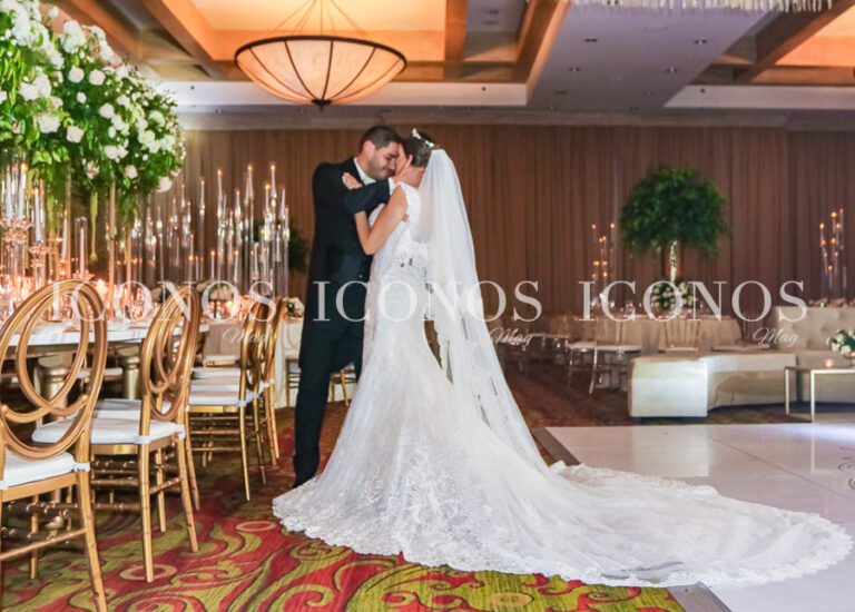 Veira Pinel y David Enrique Cerna celebran su boda, Honduras