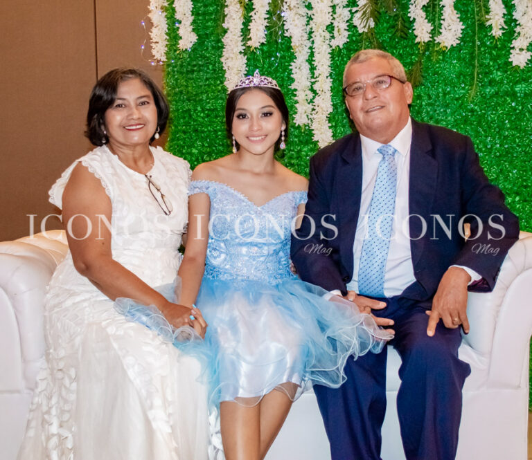 María Fernanda Rodríguez Flores festeja su cumpleaños en Honduras