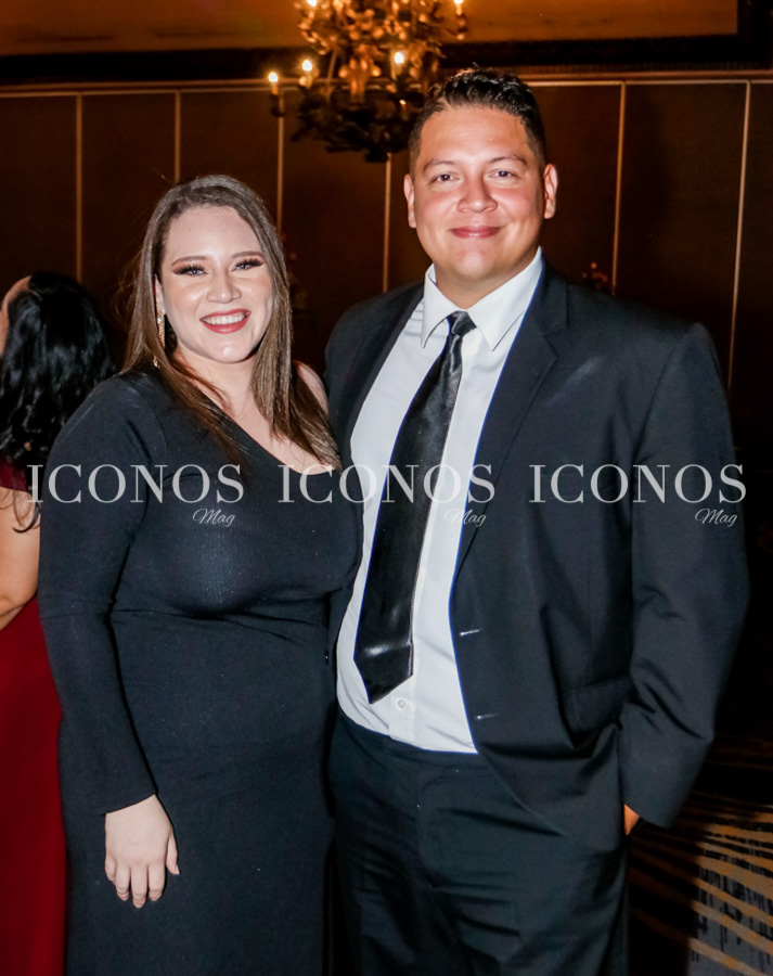 Erika Margarita Navarro y Reynaldo Narváez Núñez celebran su boda