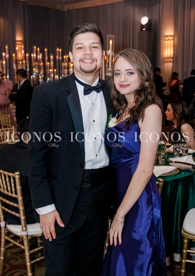 Gabriela María Díaz y Jeffrey Galeas celebran su boda en Honduras