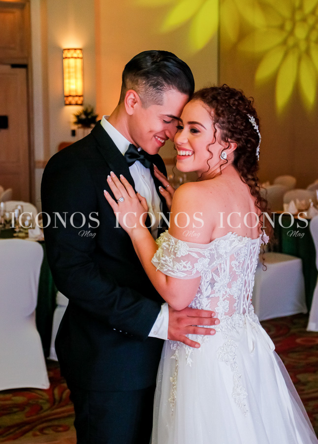 Ana Raquel Contreras y Óscar Baide celebran su boda, Honduras