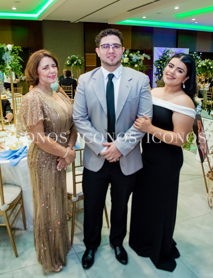 Lizbeth Castillo y Salomón Ochoa celebran su boda en San Pedro Sula
