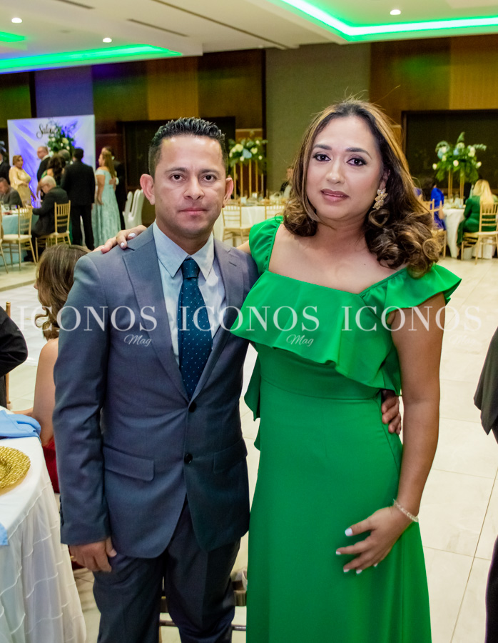 Lizbeth Castillo y Salomón Ochoa celebran su boda en San Pedro Sula