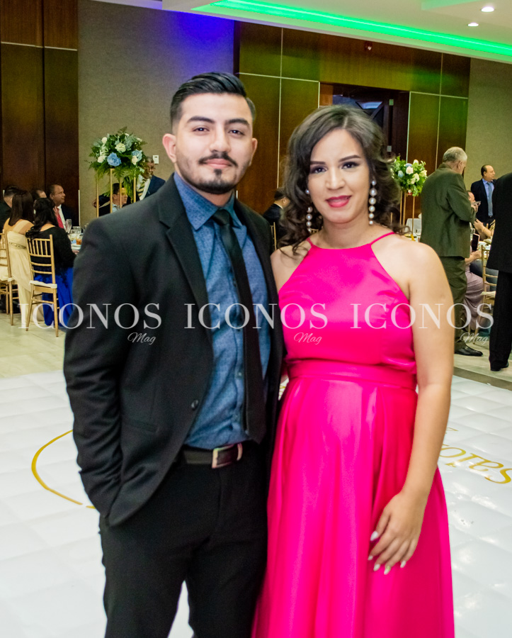 Lizbeth Castillo y Salomón Ochoa celebran su boda en San Pedro Sula