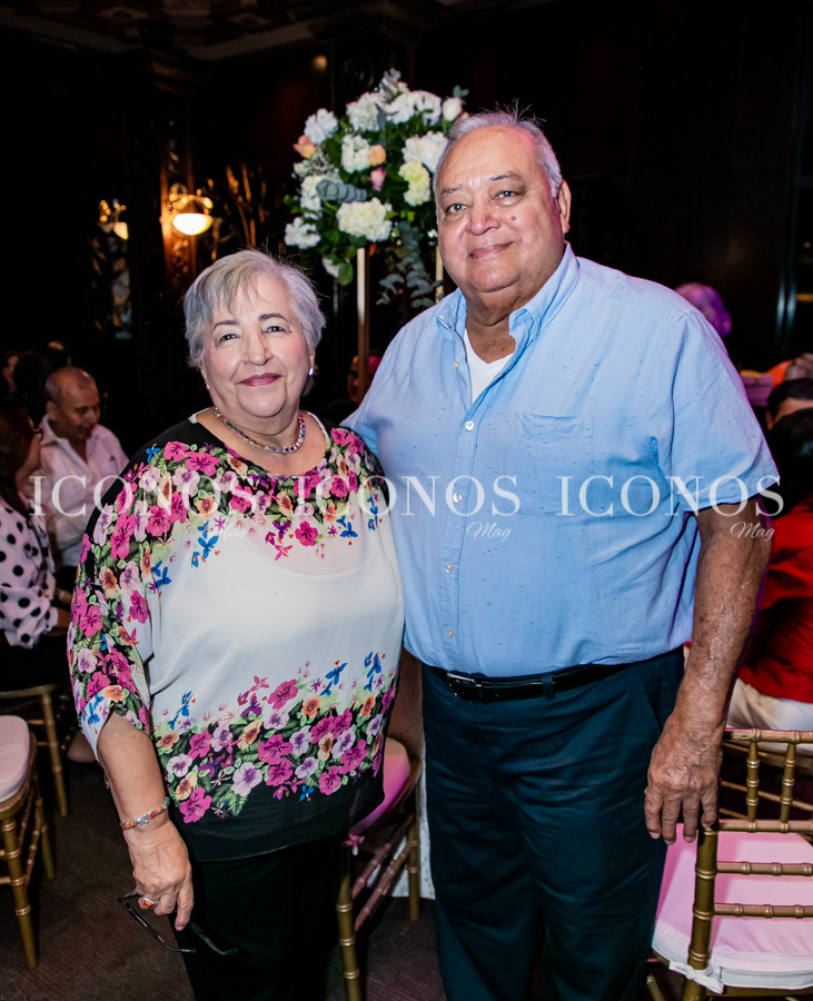 Vianka Tábora de Fiallos celebra sus cinco décadas en Honduras