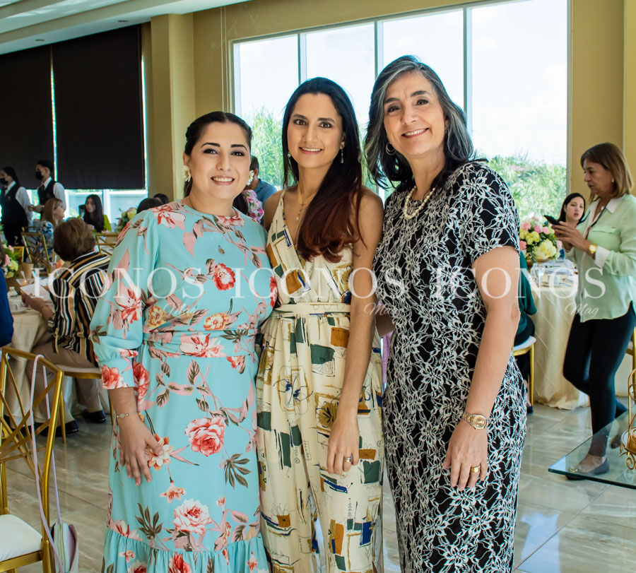 Carmen Isabel Chávez Zúñiga de Icaza es agasajada con baby shower