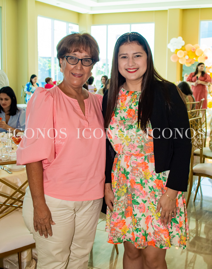 Carmen Isabel Chávez Zúñiga de Icaza es agasajada con baby shower