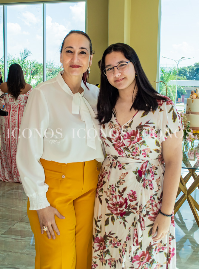 Carmen Isabel Chávez Zúñiga de Icaza es agasajada con baby shower