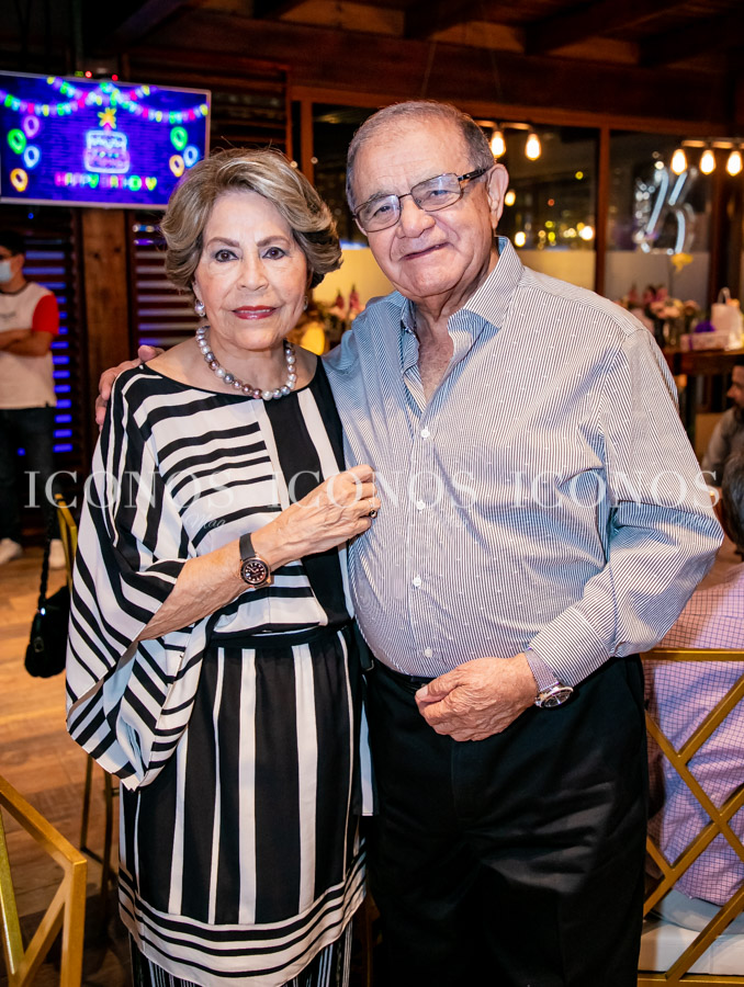 Los 86 años de Mery Marinakys de Tinoco en San Pedro Sula, Honduras