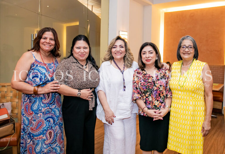 Cumpleaños Dina Esther Bulnes Soler en San Pedro Sula, Honduras