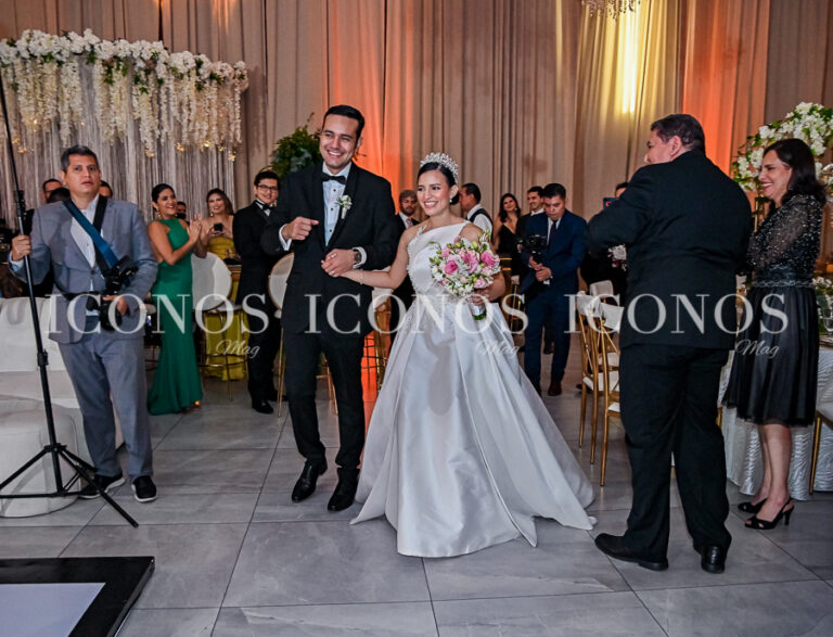 Laura Espinal López y Guillermo Flores Araujo: boda en Honduras