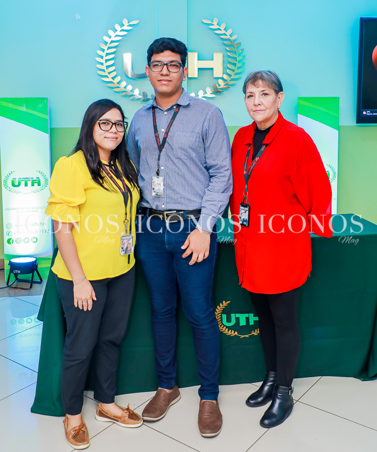 Firma convenio UTH Honduras y Zero Variance en San Pedro Sula