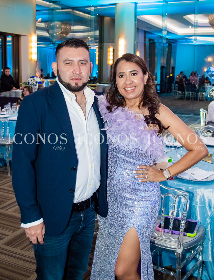Claudia Monserrat Hernández Dubón festeja sus quince años en Honduras