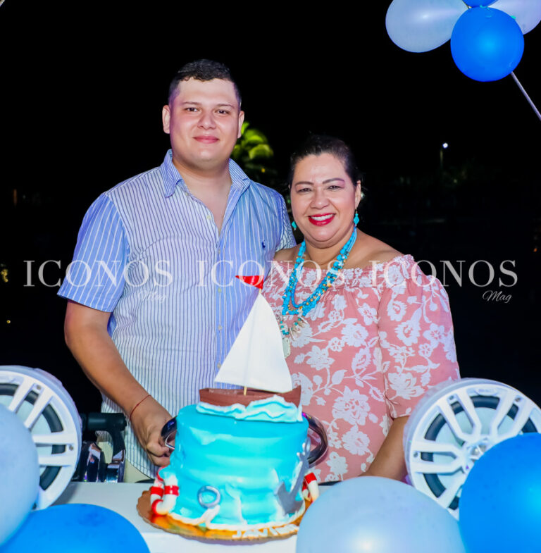 Francisco Javier Brocatto: cumpleañeros en el catamarán de Omoa