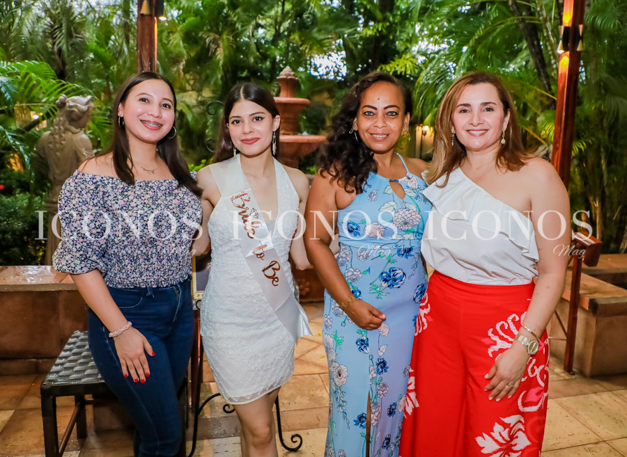 María Gabriela Castro Flores: bridal shower en San Pedro Sula, Honduras