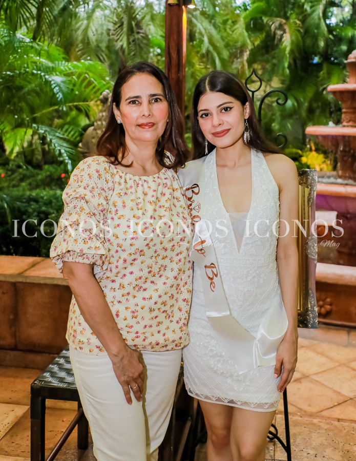 María Gabriela Castro Flores: bridal shower en San Pedro Sula, Honduras