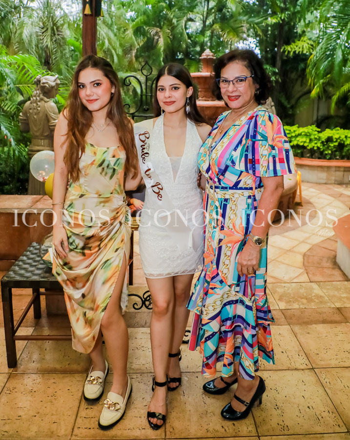 María Gabriela Castro Flores: bridal shower en San Pedro Sula, Honduras