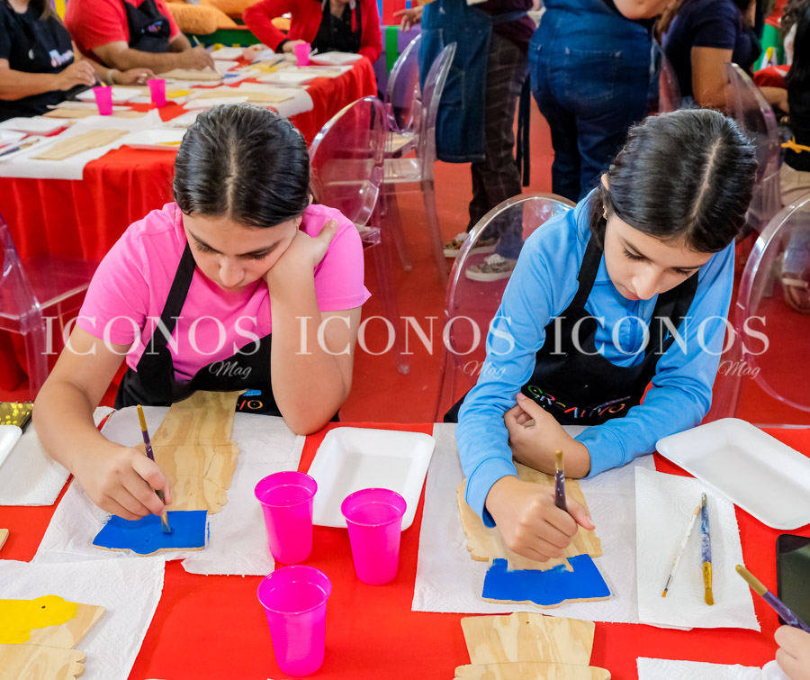 Taller Santa's factory 2023 by City Mall San Pedro Sula, Honduras