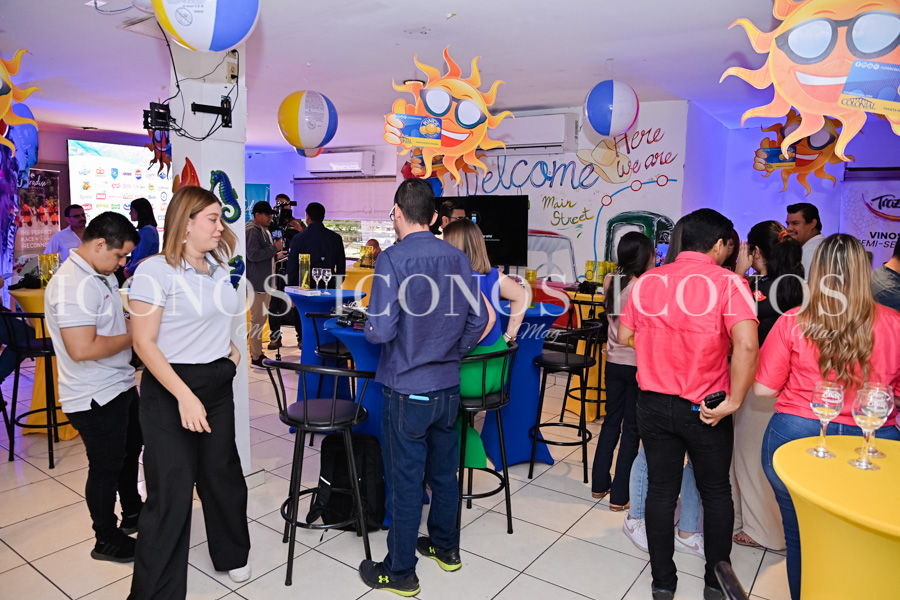 El verano ya está aquí 2024 by Supermercados Colonial, San Pedro Sula