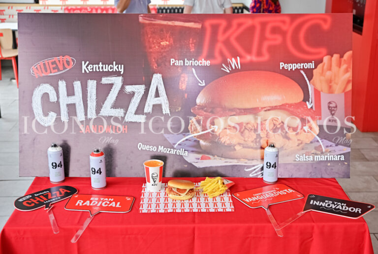 Kentucky chizza sandwich by KFC Honduras, San Pedro Sula, Cortés