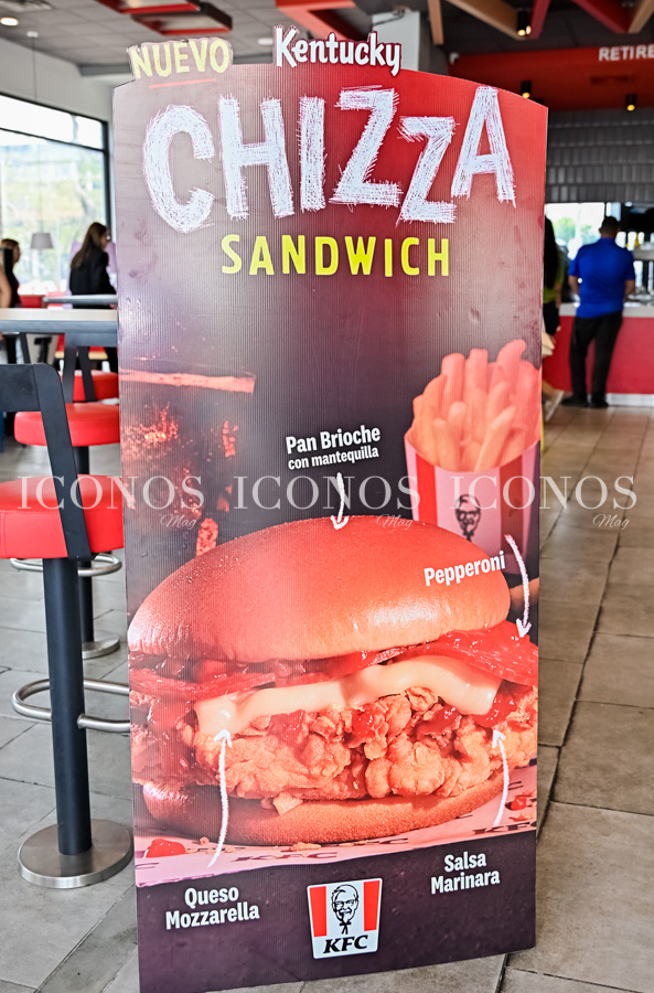Kentucky chizza sandwich by KFC Honduras, San Pedro Sula, Cortés