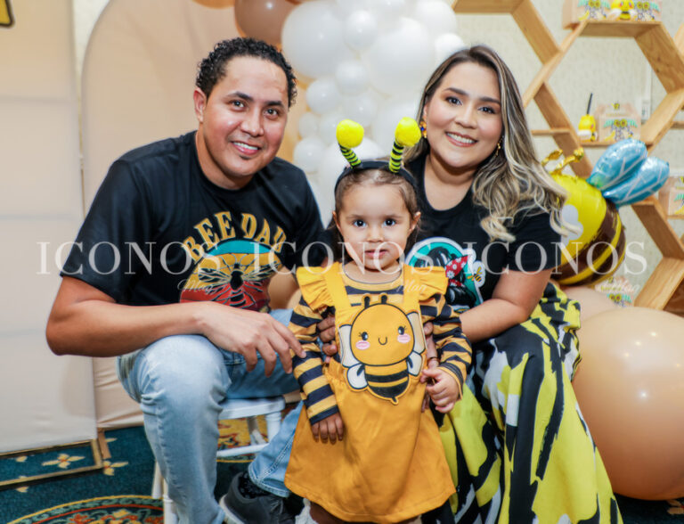 Amelia Alisa Sevilla Padilla: piñata y cumpleaños Honduras