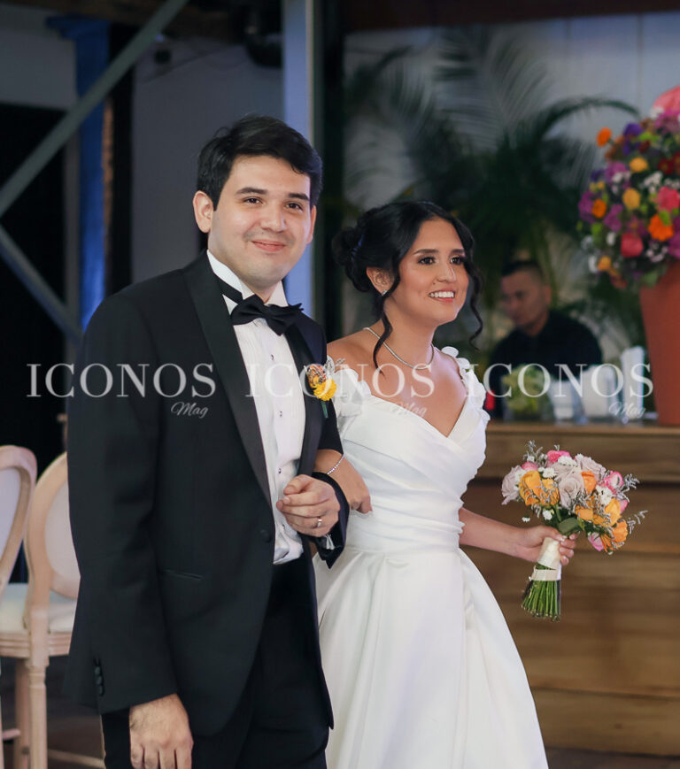 Julie Alexandra Alvarenga Rivera y Claudio Arturo Rojas Menjívar: boda