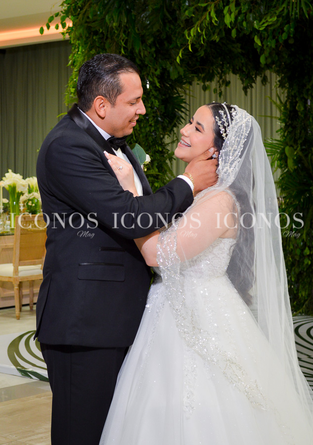 Alexa Patricia Molina y Héctor Orlando Álvarez: boda, Honduras
