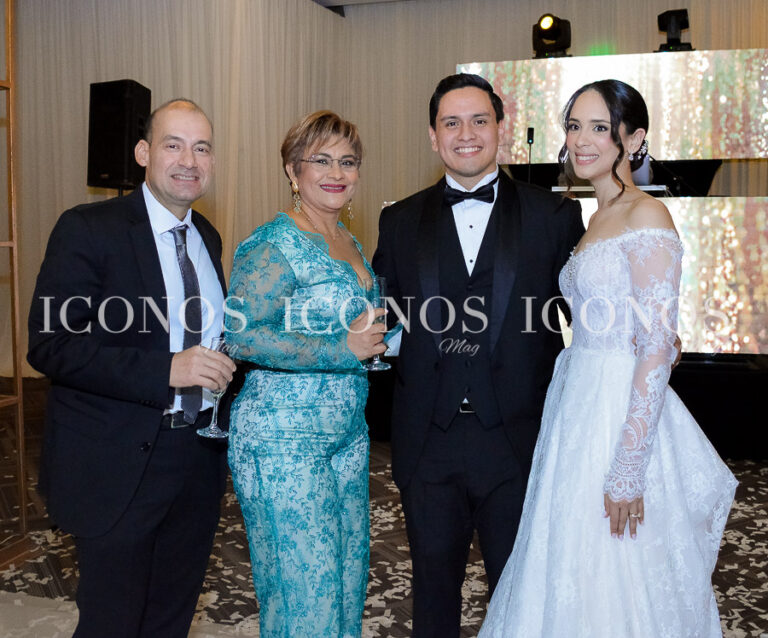 Andrea Nicole Peña y Edgard Francisco Pinto: boda religiosa, Honduras
