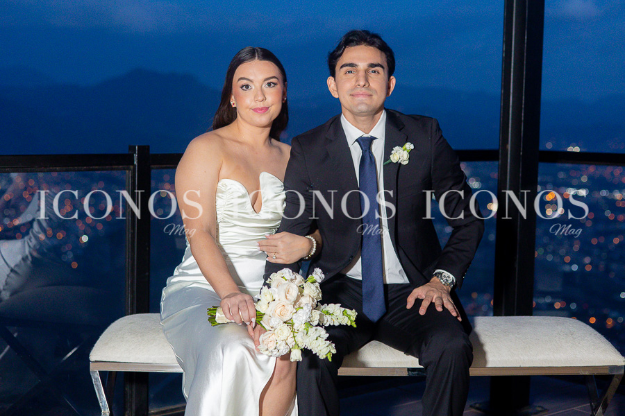 Anna Flores Hagestad y Charlie Estrada López: boda civil, Honduras